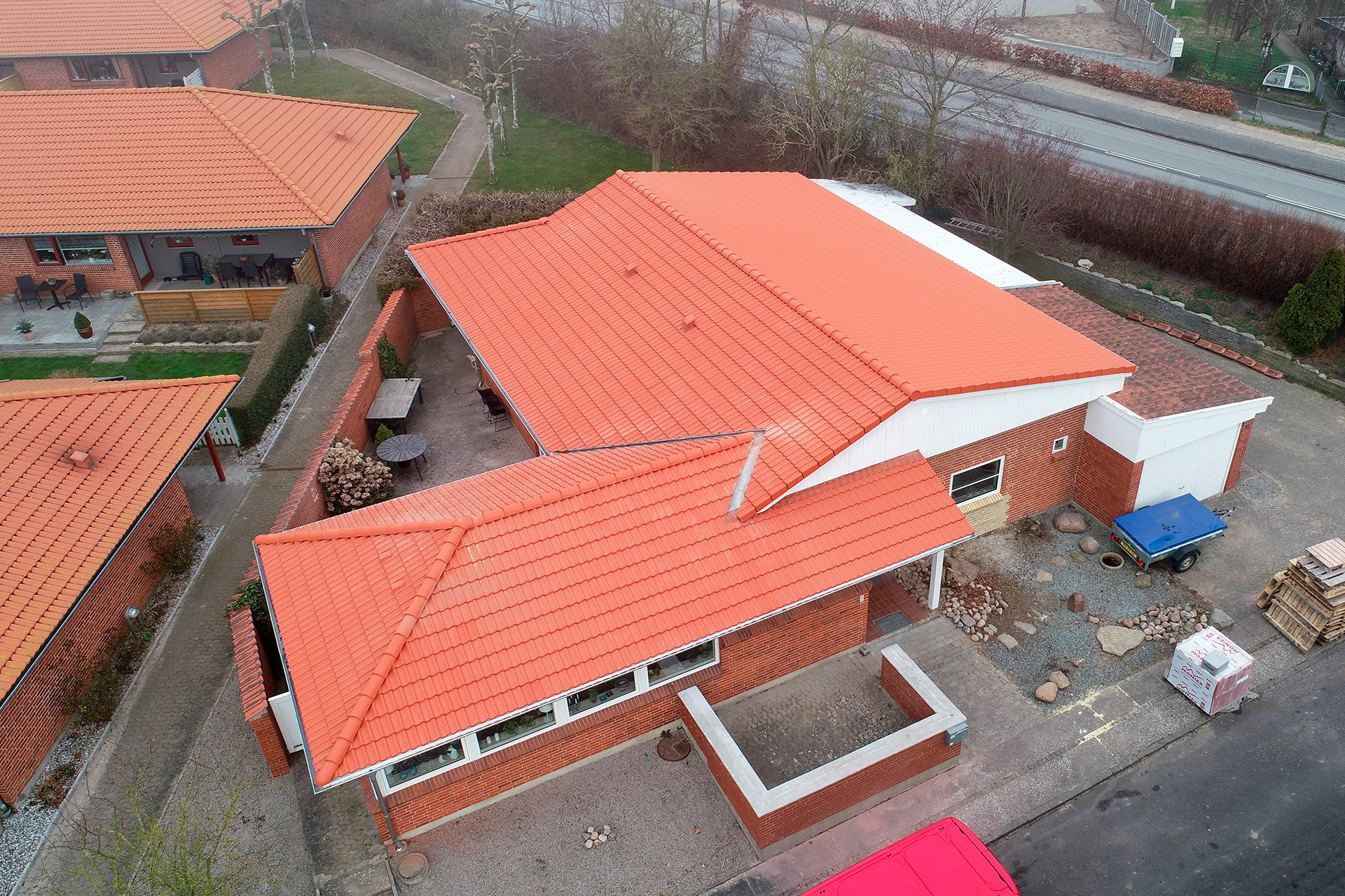 Betontag til parcelhus med valmet tag - LB Tag